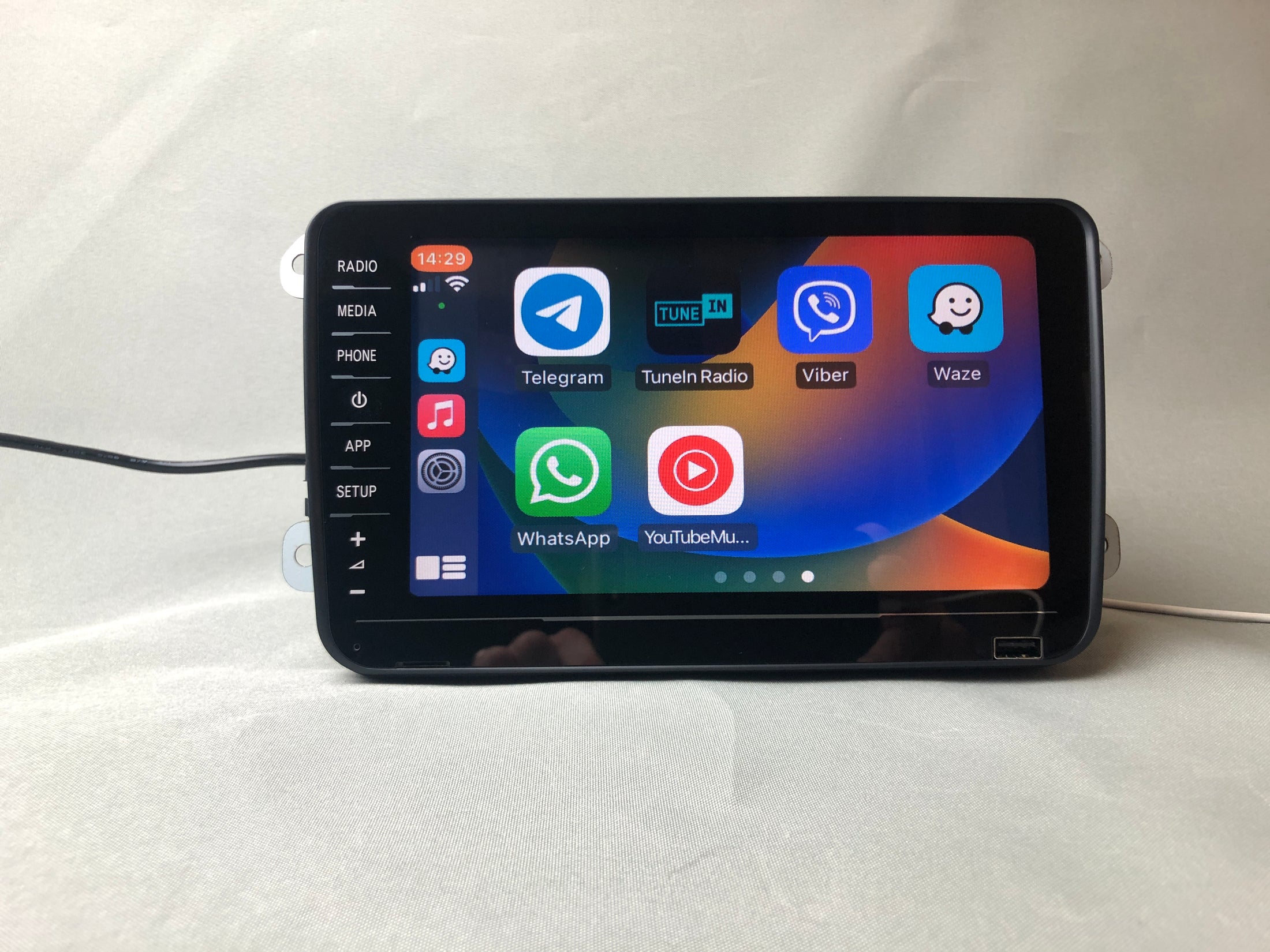 Volkswagen VW RCD 880 CarPlay and Android Car Navigation System Multim ...