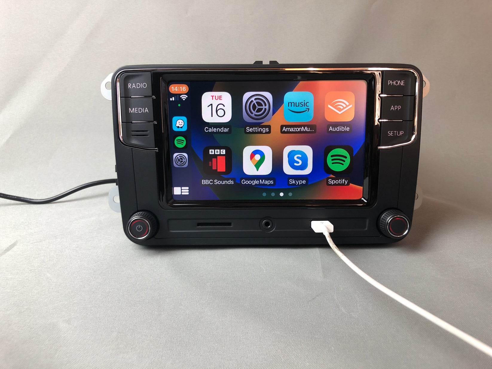 Volkswagen VW RCD 330 CarPlay and Android Car Navigation System Multim ...